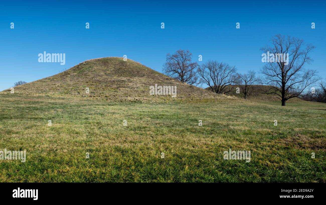 Cahokia mounds hi-res stock photography and images - Alamy