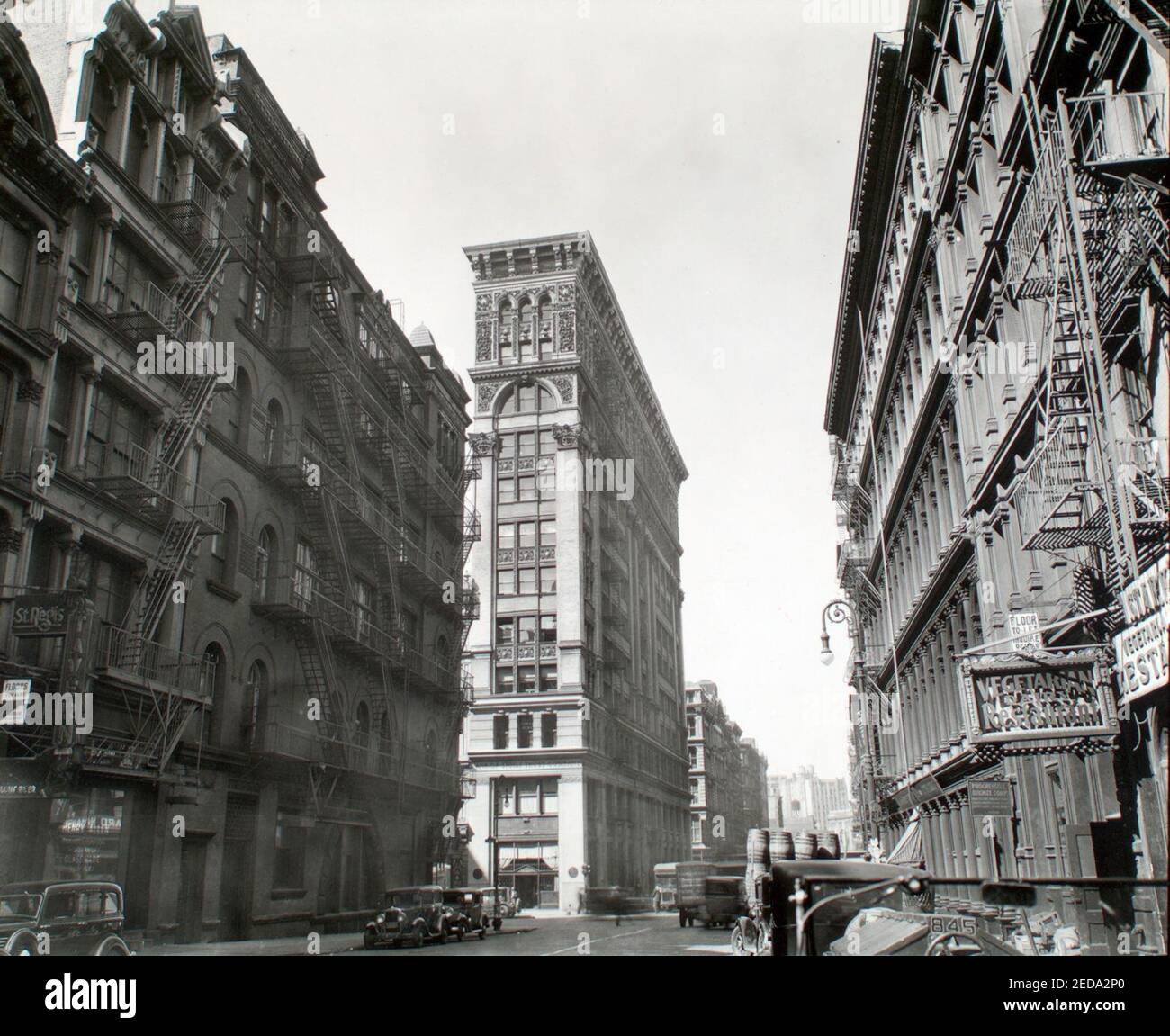 Broome street and broadway hi-res stock photography and images - Alamy