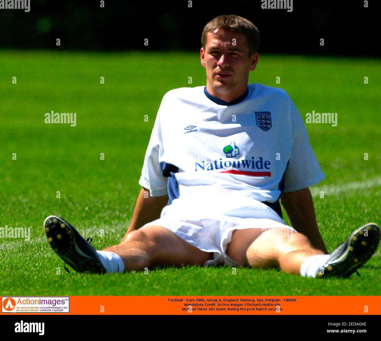 Michael owen 2000 hi-res stock photography and images - Alamy