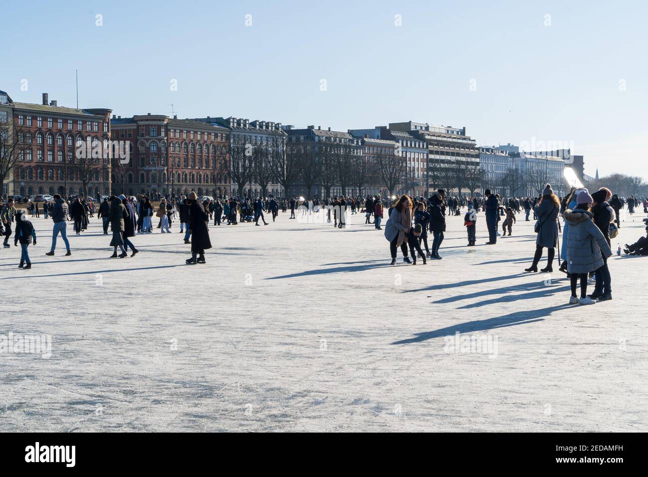 Crowds enjoying Copenhagen's frozen lakes Stock Photo - Alamy