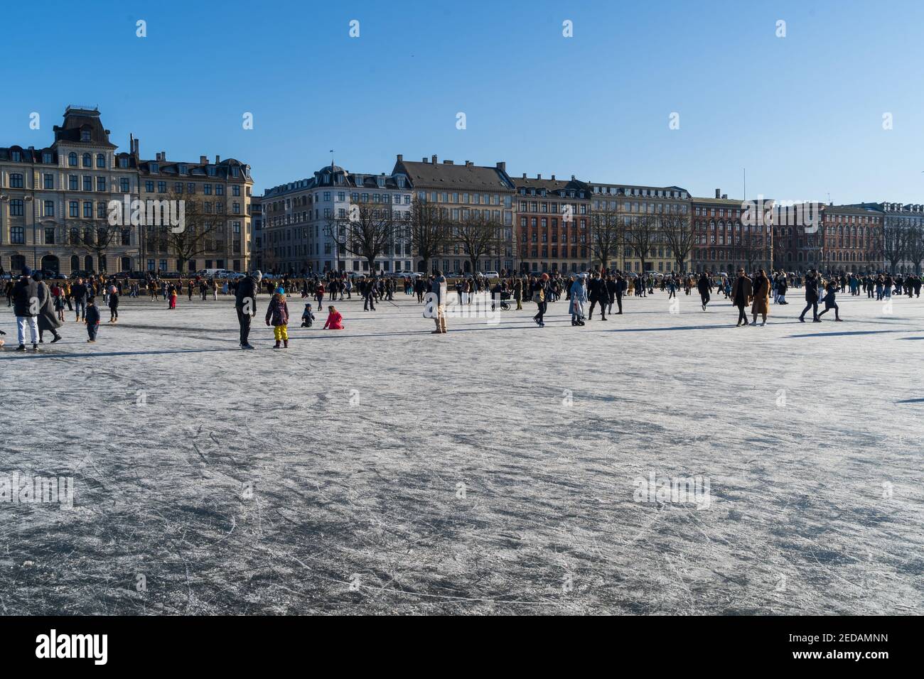 Crowds enjoying Copenhagen's frozen lakes Stock Photo - Alamy