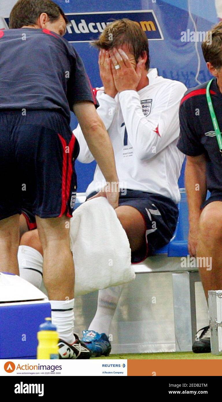 David beckham england crying hi-res stock photography and images - Alamy