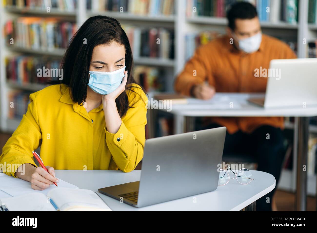 Academic library hi-res stock photography and images - Alamy