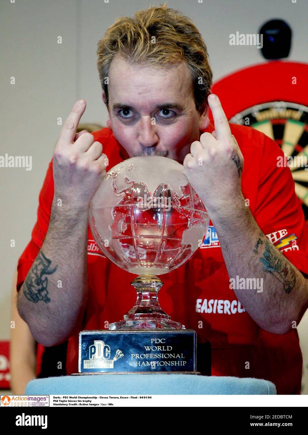 Pdc darts trophy hi-res stock photography and images - Alamy