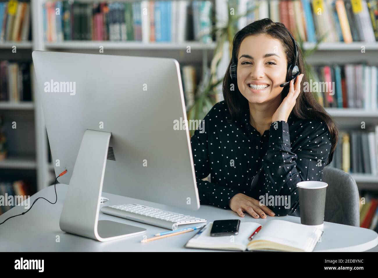 Woman talking at conference table hi-res stock photography and images ...