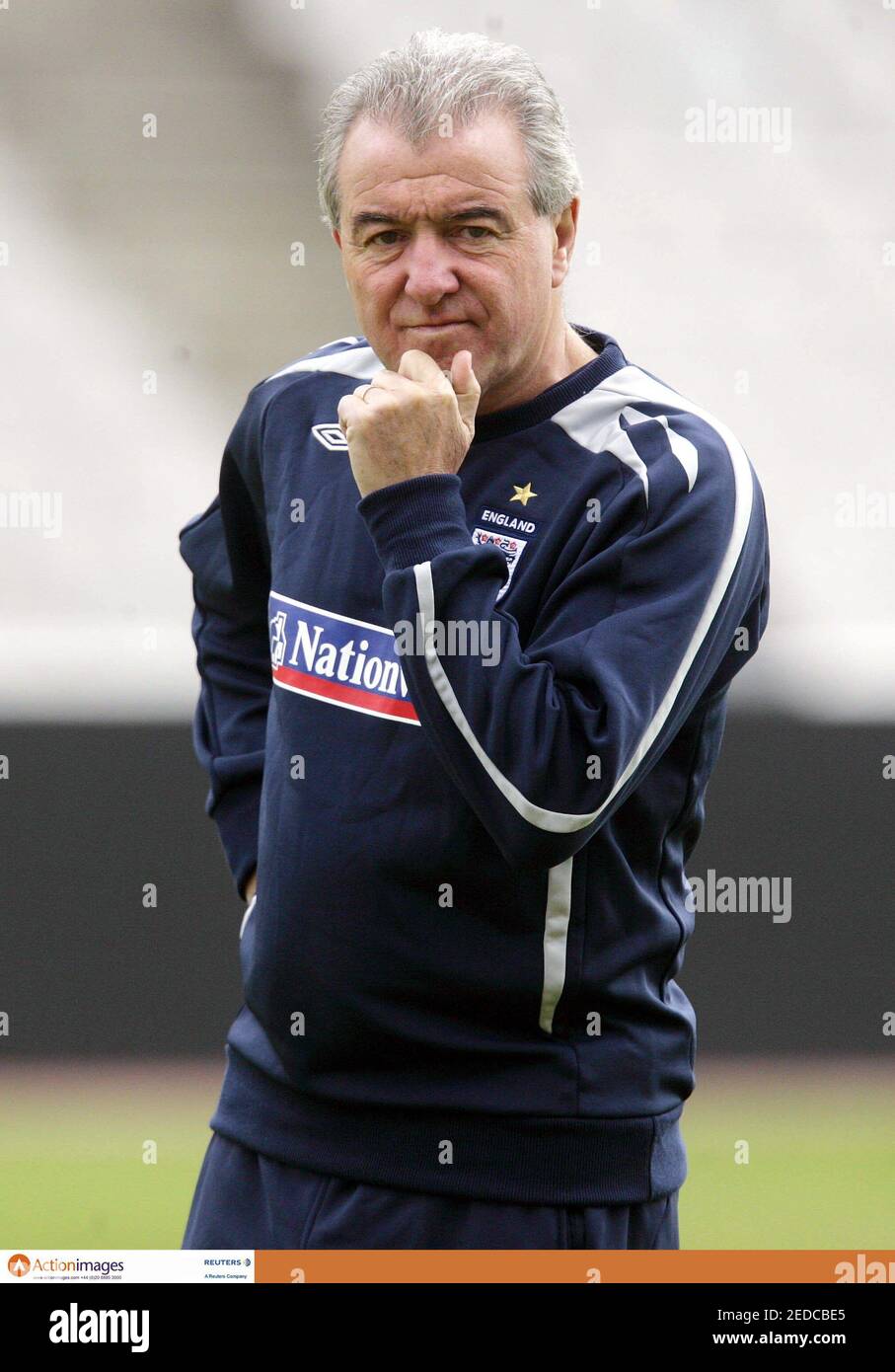 Barcelona manager terry venables hi-res stock photography and images ...