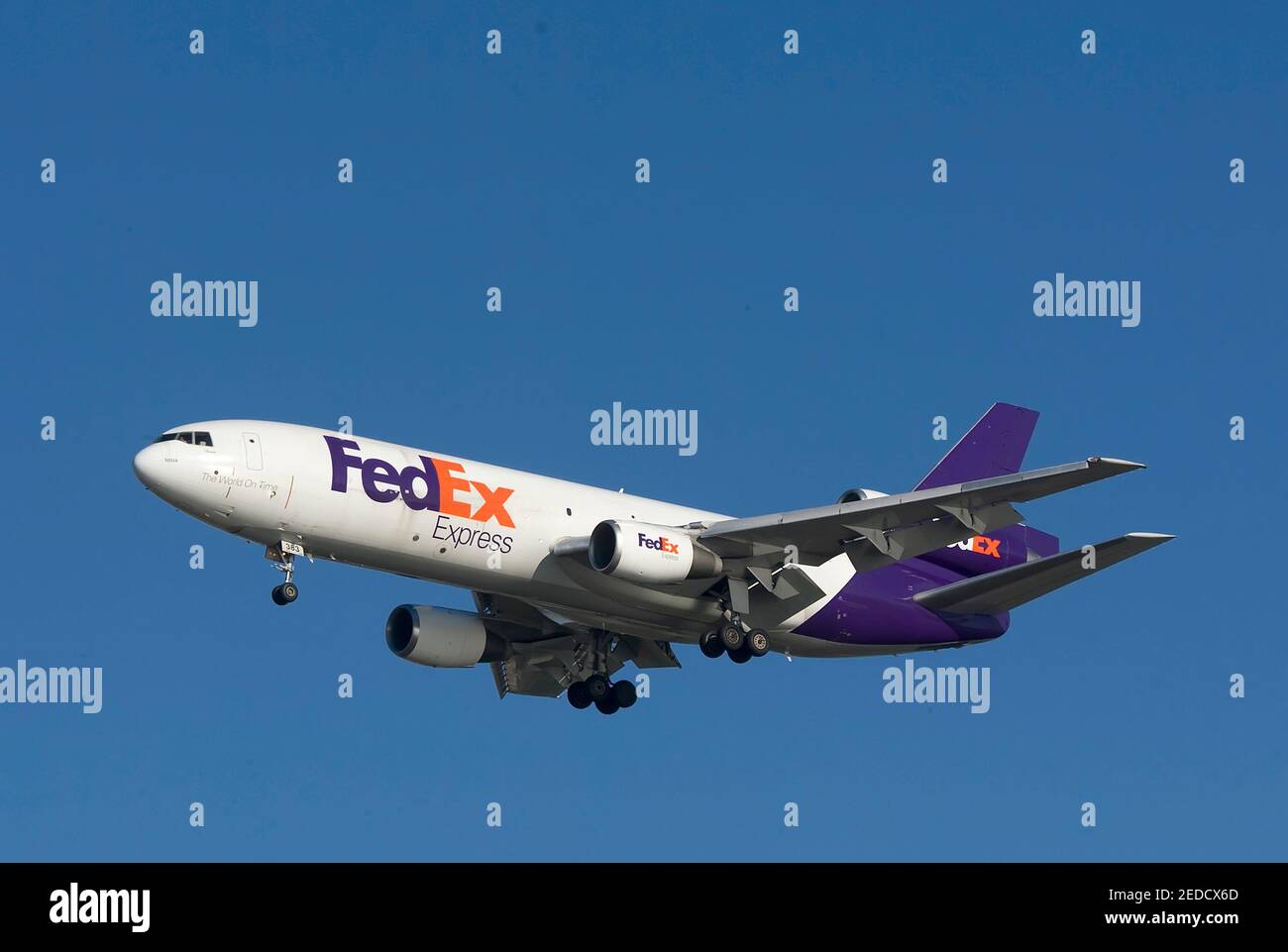 Wide body jet hi-res stock photography and images - Alamy