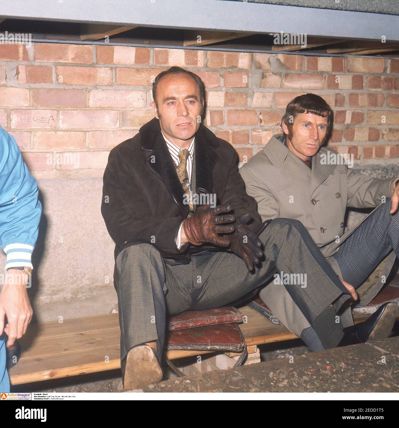 Ron saunders manchester hi-res stock photography and images - Alamy