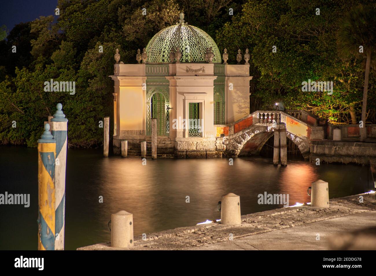 Italian tea house hi-res stock photography and images - Alamy