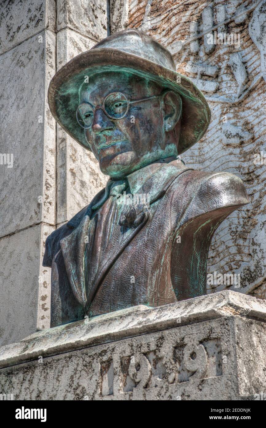 The bronze bust of Carl Graham Fisher, founder of Miami Beach, on his ...