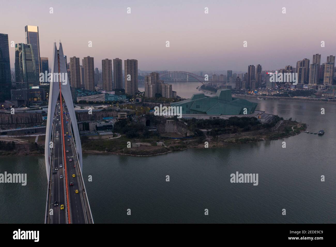 Chongqing yangtze river bridge hi-res stock photography and images - Alamy