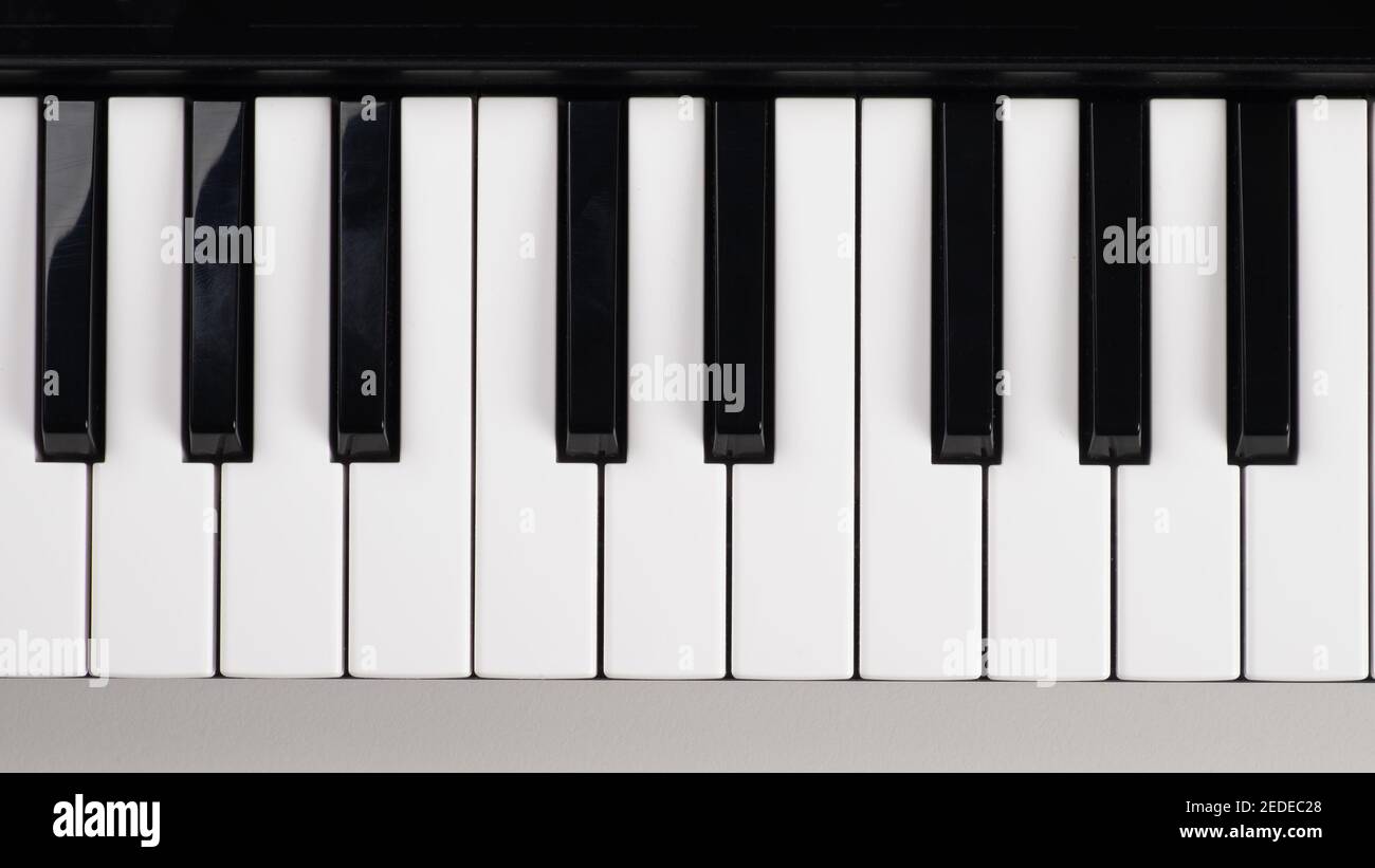 Top view white grand piano hi-res stock photography and images - Alamy