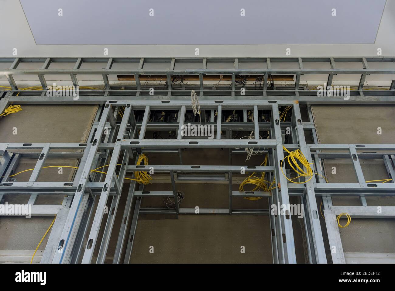 Steel frame beams hi-res stock photography and images - Alamy