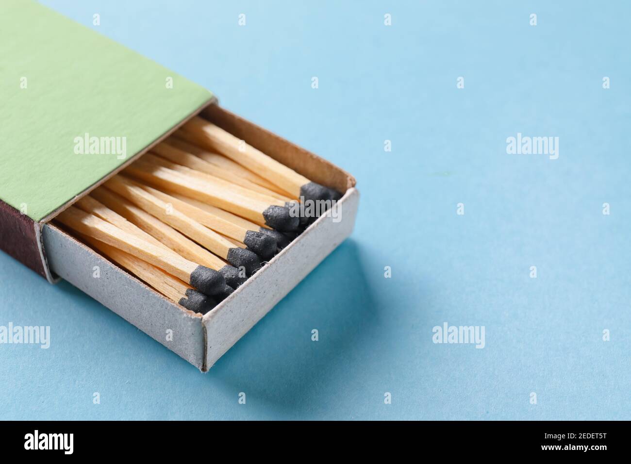 Empty box of matches hi-res stock photography and images - Alamy