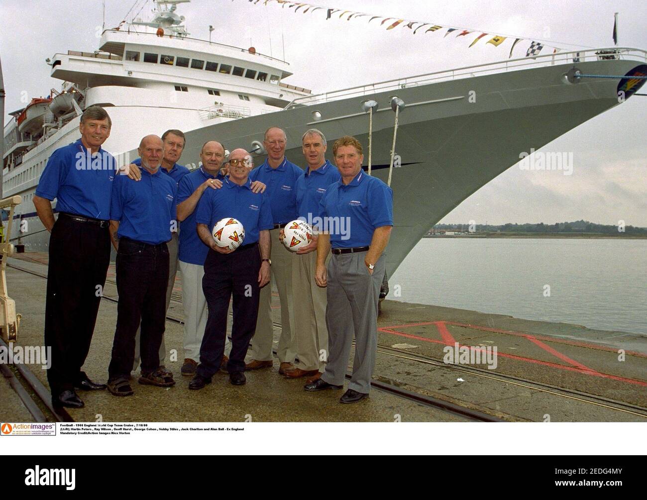 Alan ball and martin peters hi-res stock photography and images - Alamy