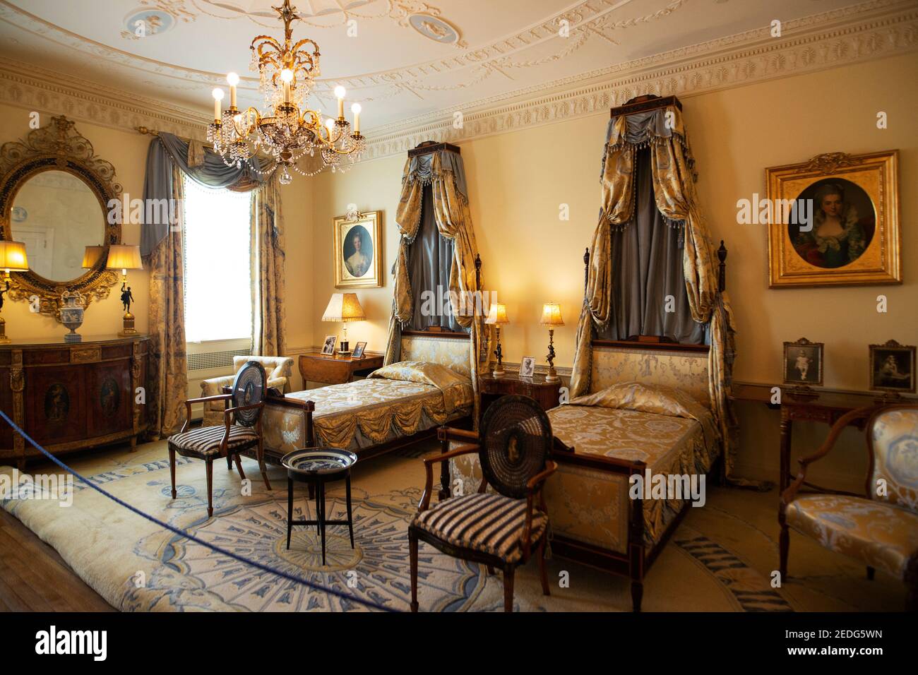 Hillwood house hi-res stock photography and images - Alamy