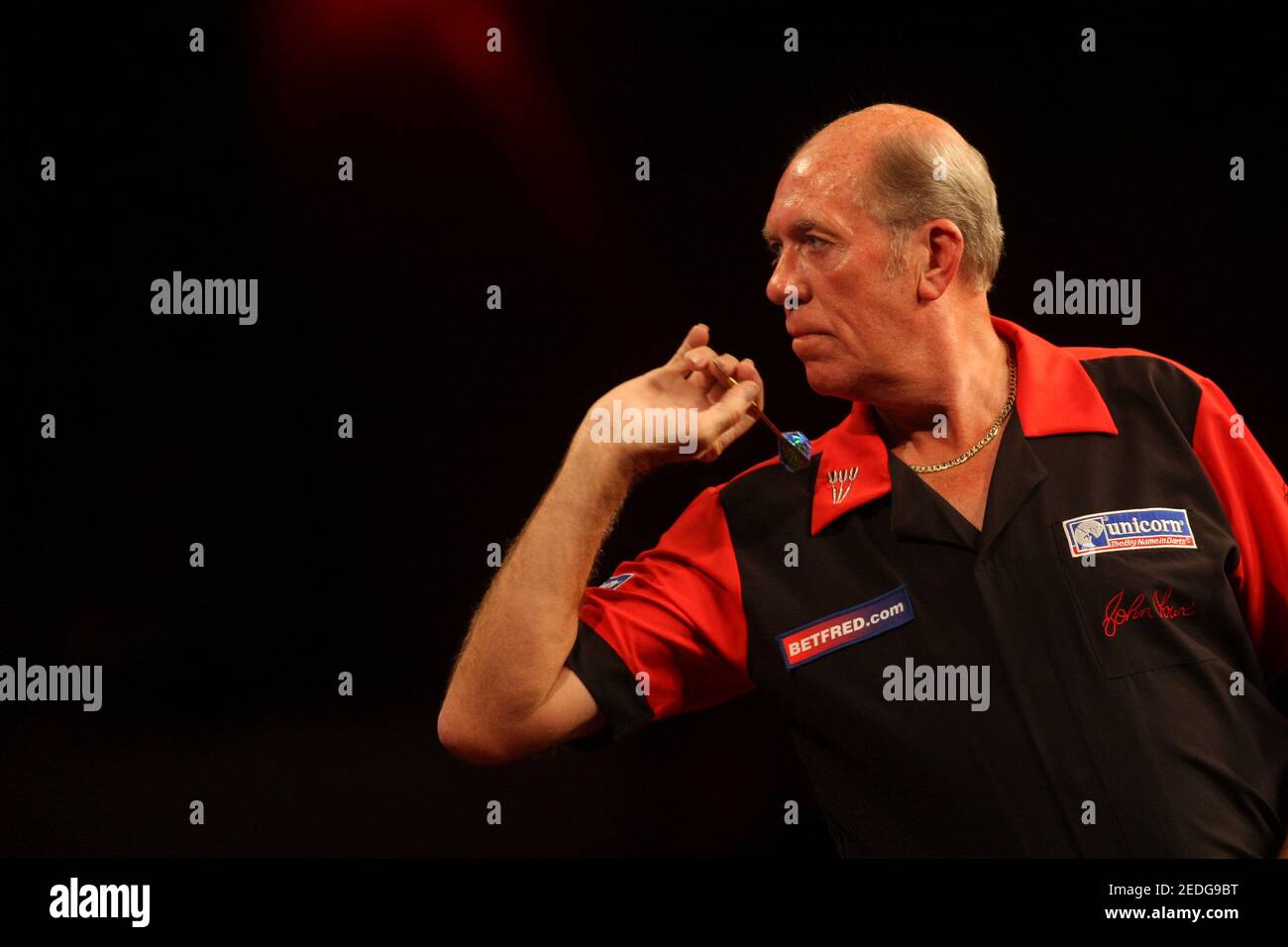 John lowe darts hi-res stock photography and images - Alamy