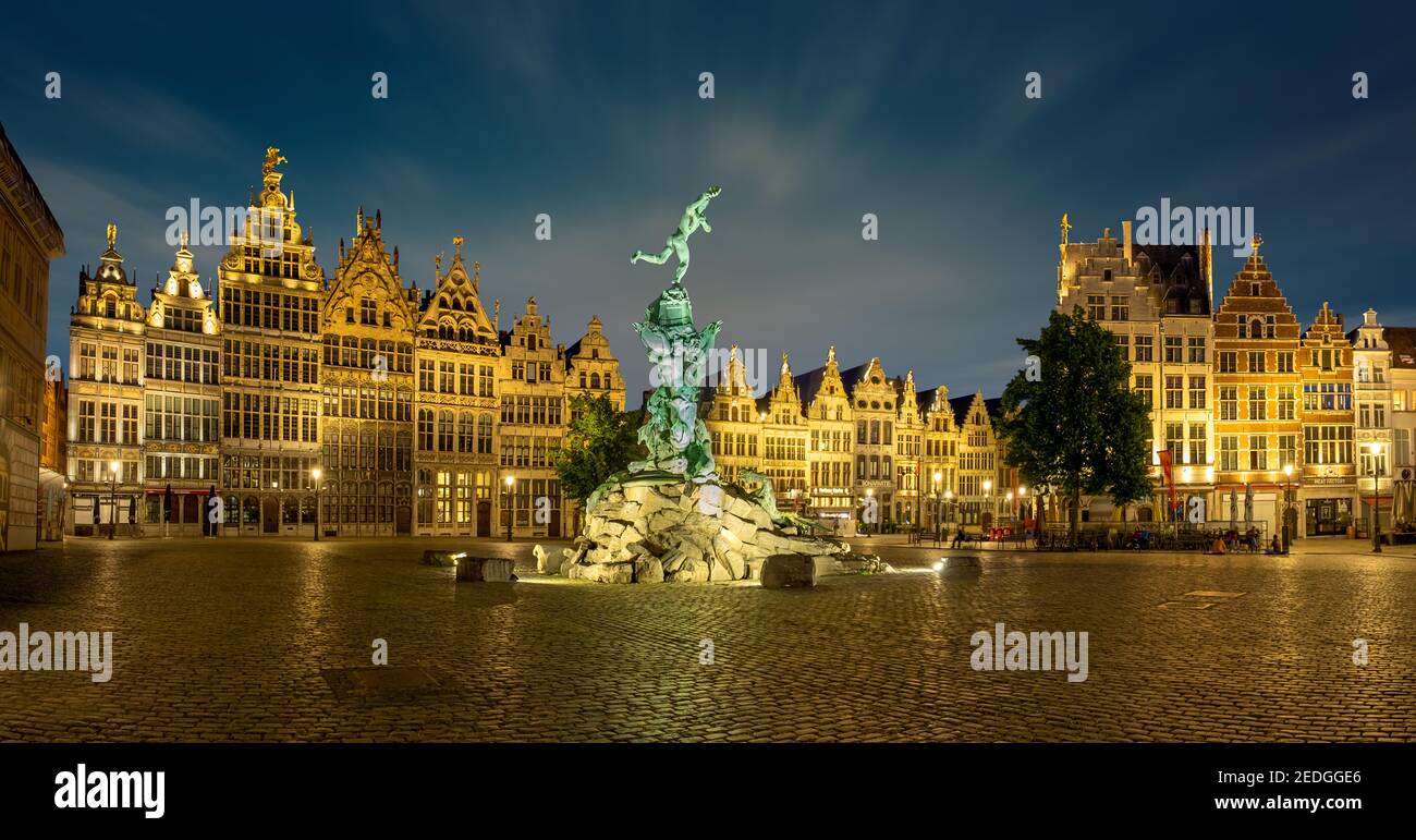 Brabo fountain statue silvius brabo hi-res stock photography and images ...