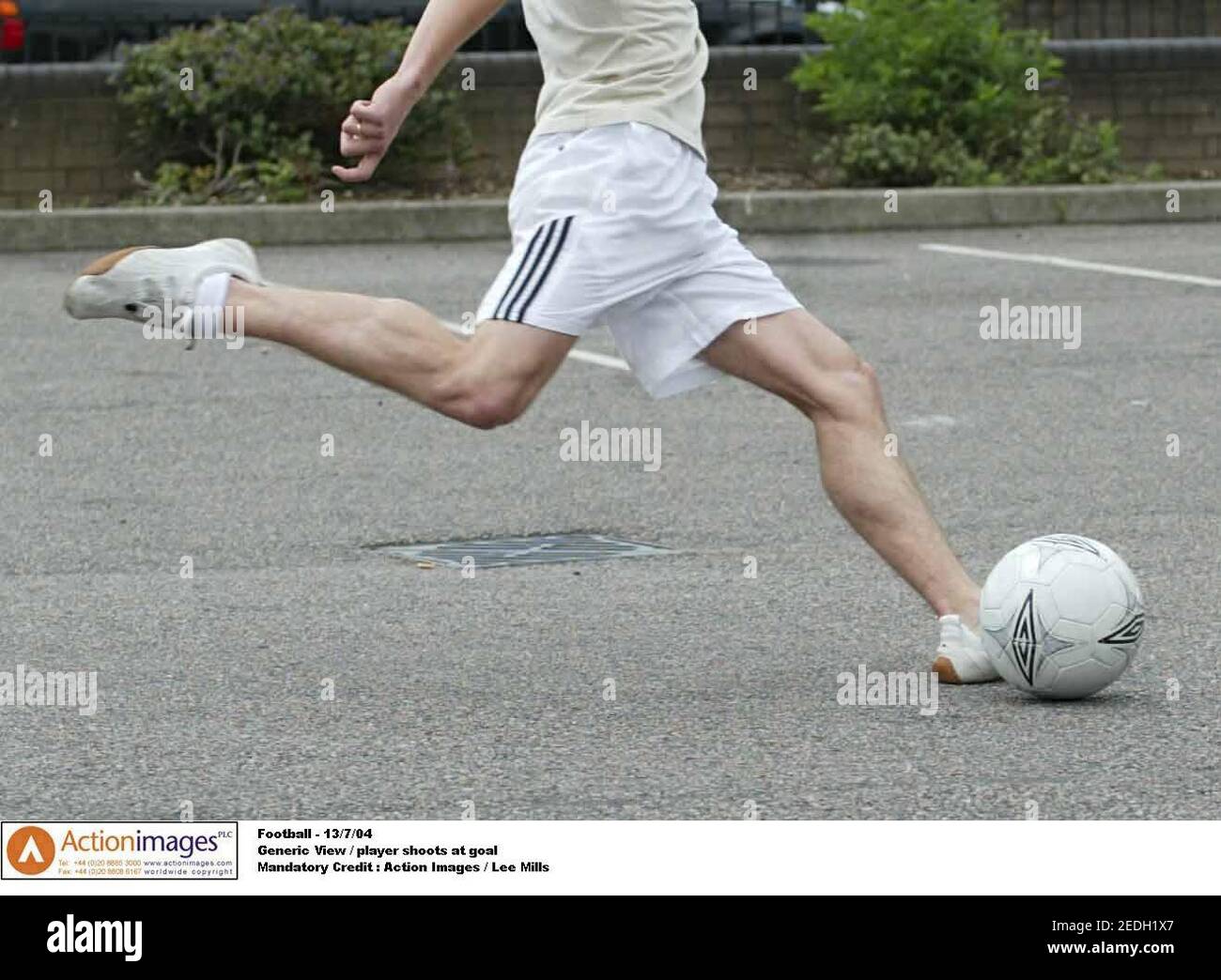 Generic football player hi-res stock photography and images - Alamy