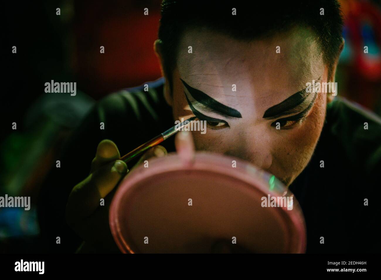 Chinese man makeup hi-res stock photography and images - Alamy