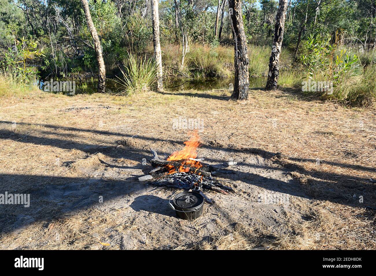 Campfire outback australia hi-res stock photography and images - Alamy