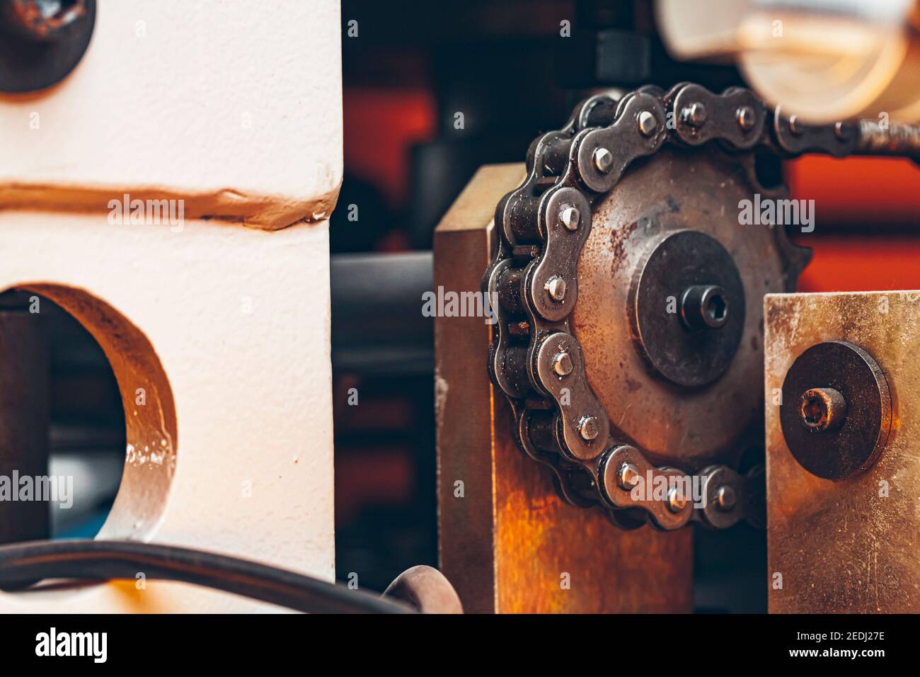 Metal chain of conveyor belt on production line on cable factory Stock ...