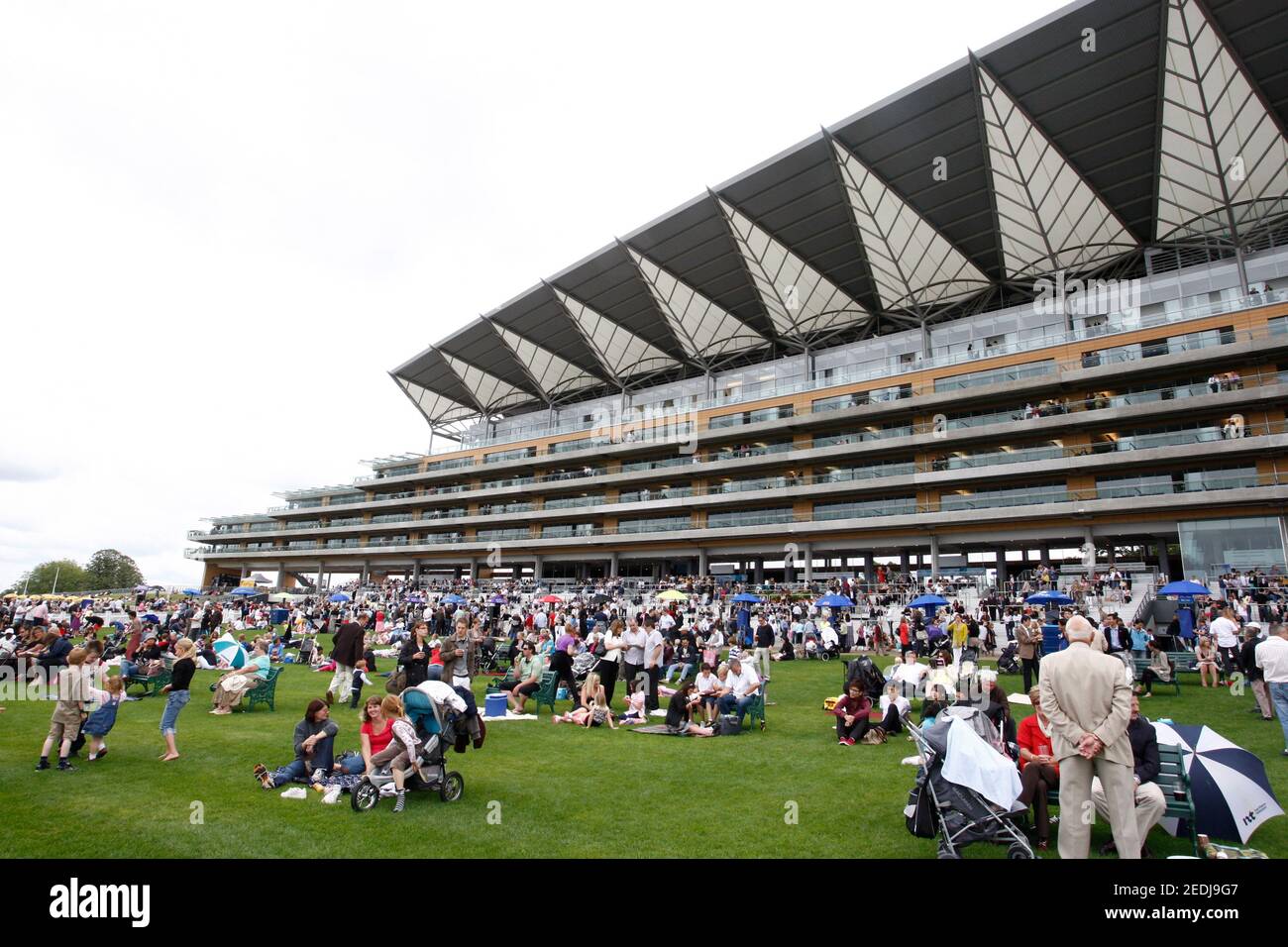 Ascot Grandstand High Resolution Stock Photography and Images - Alamy