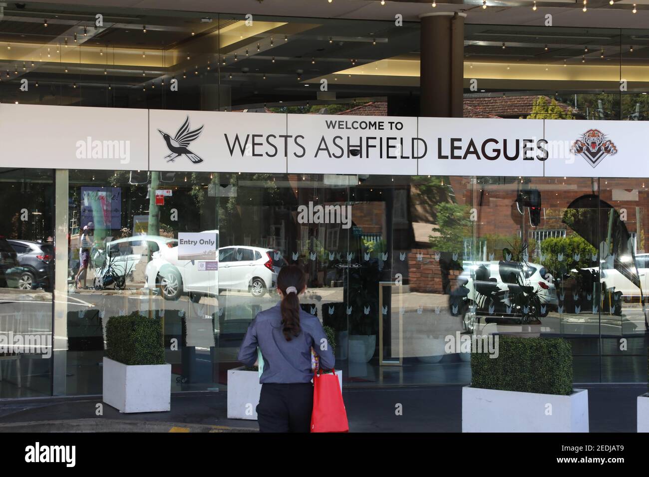 The entrance leagues club hi-res stock photography and images - Alamy