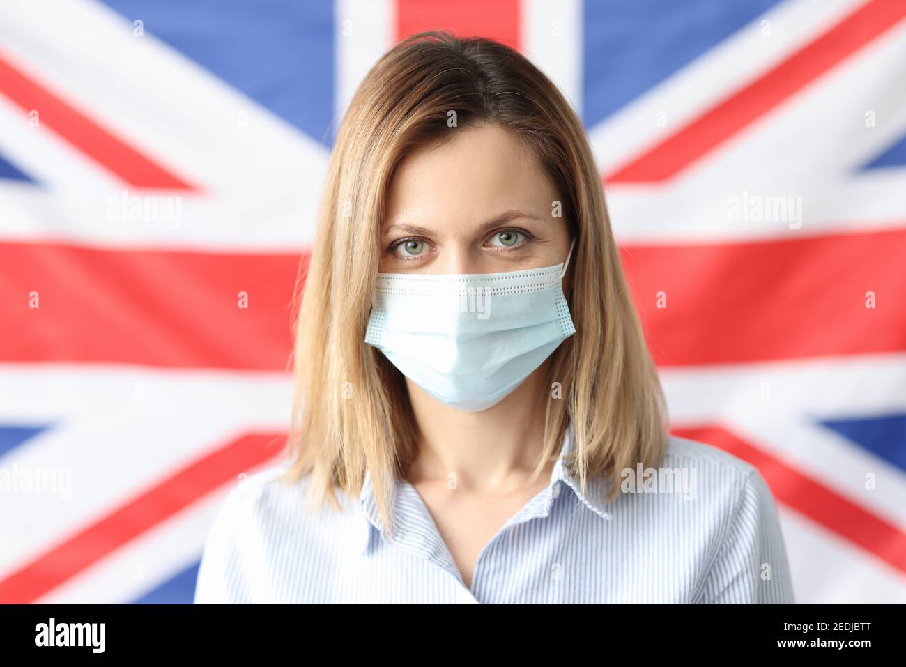 Flu vaccine uk facemask hi-res stock photography and images - Alamy