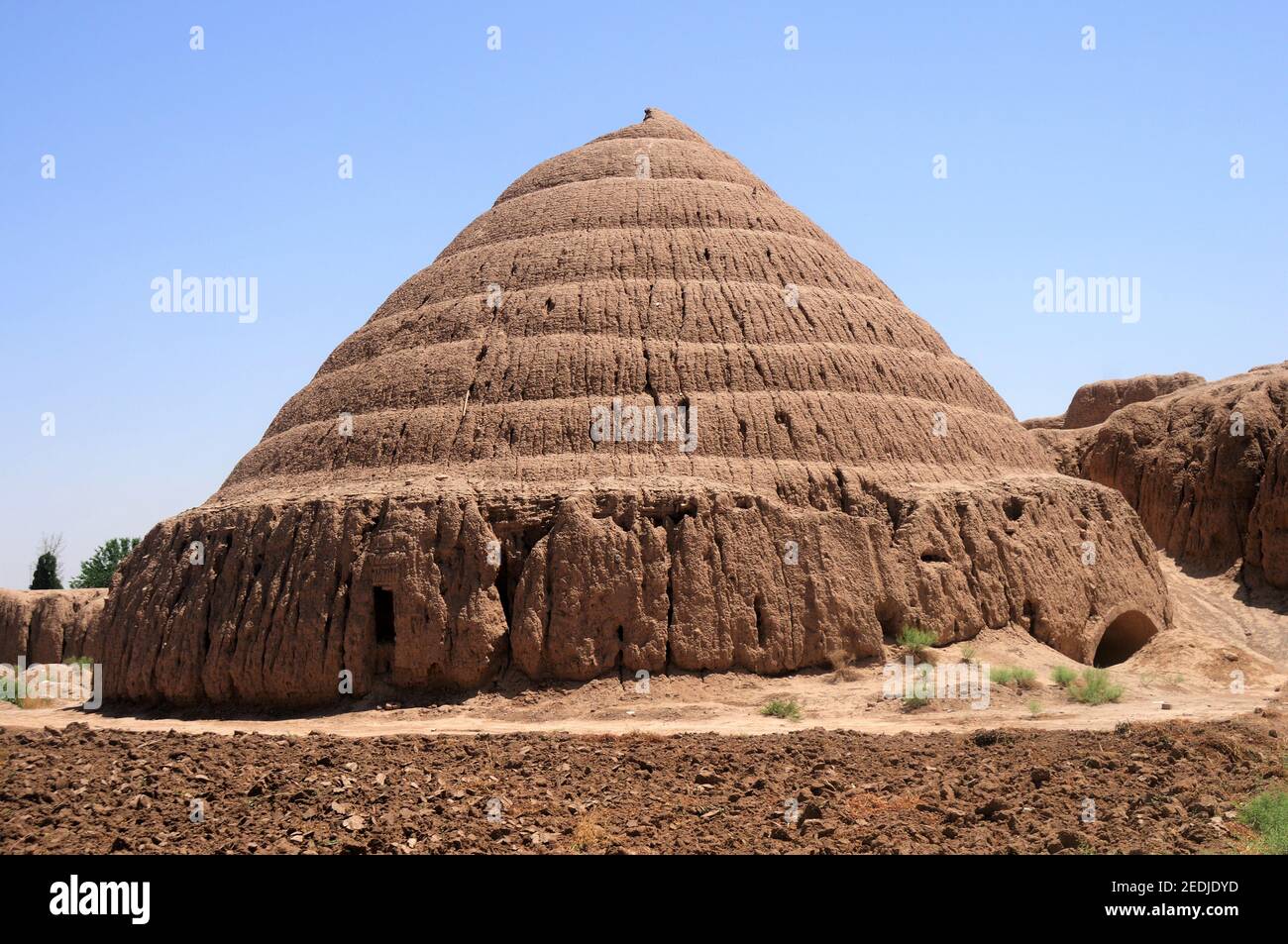 Medieval cistern hi-res stock photography and images - Alamy