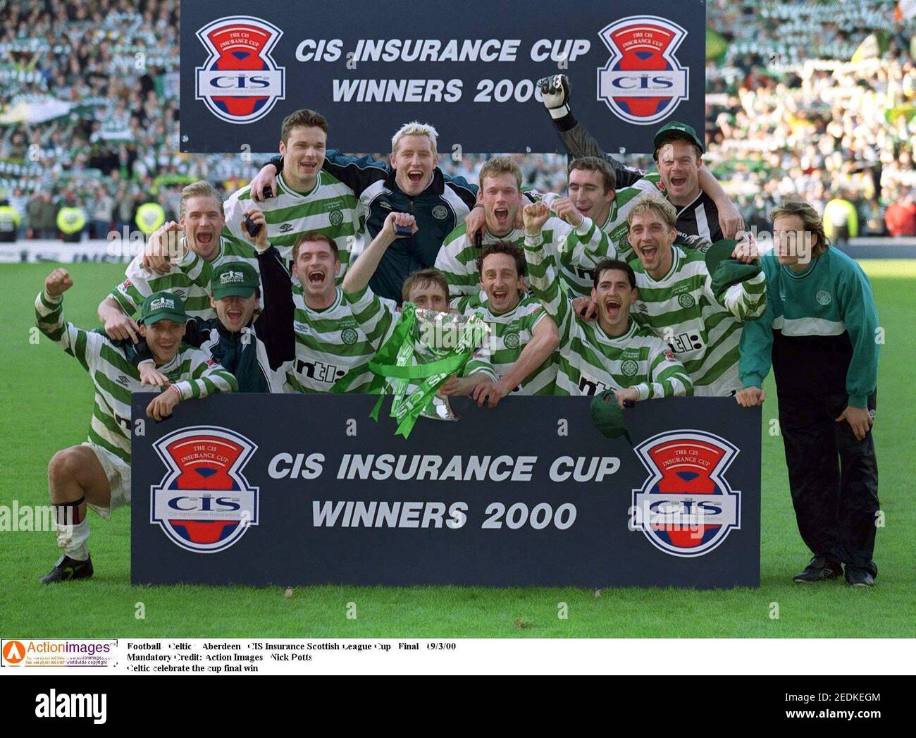 Celtic celebrate their cis insurance cup win hi-res stock photography ...