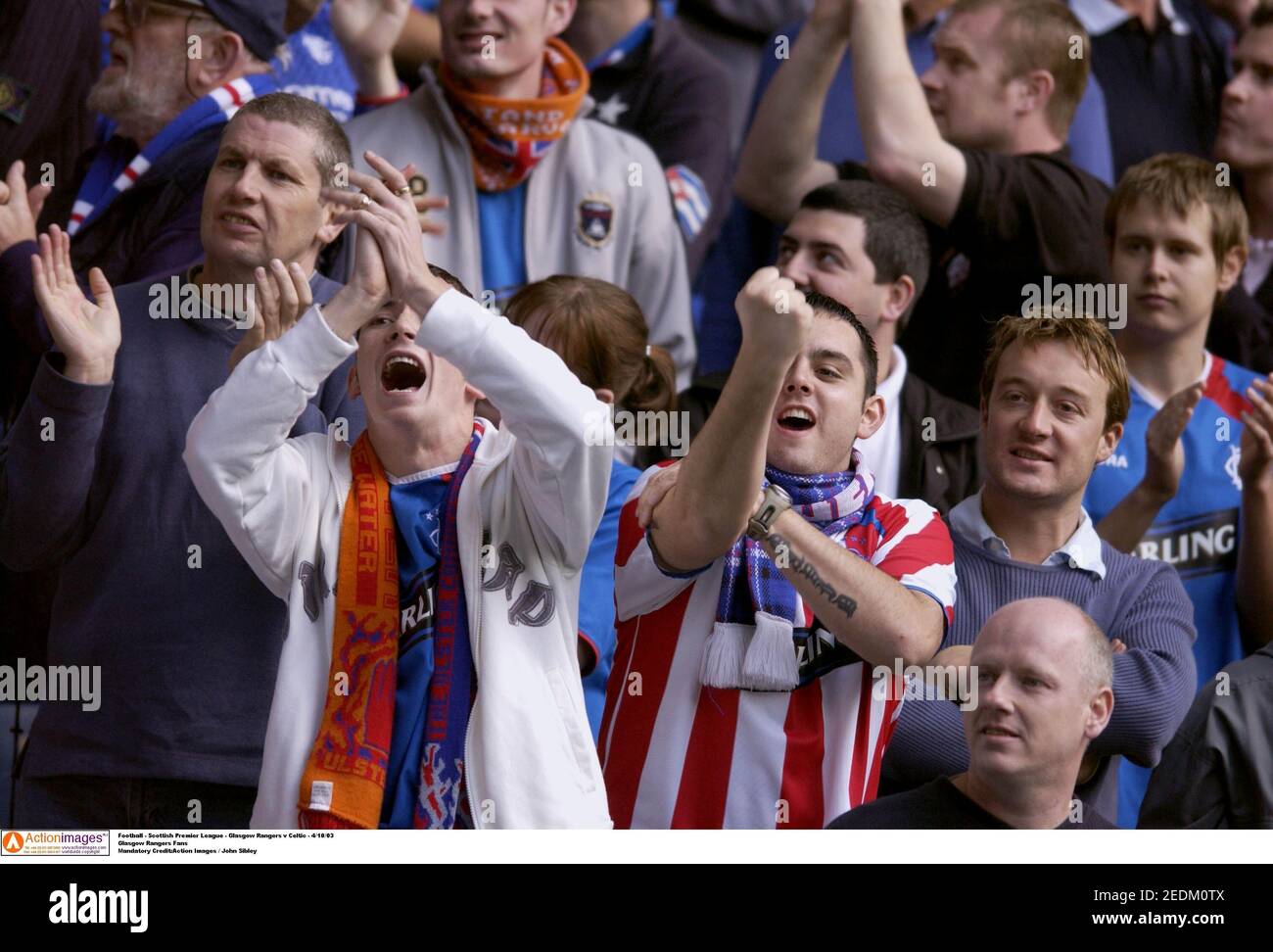 Glasgow rangers fans hi-res stock photography and images - Alamy