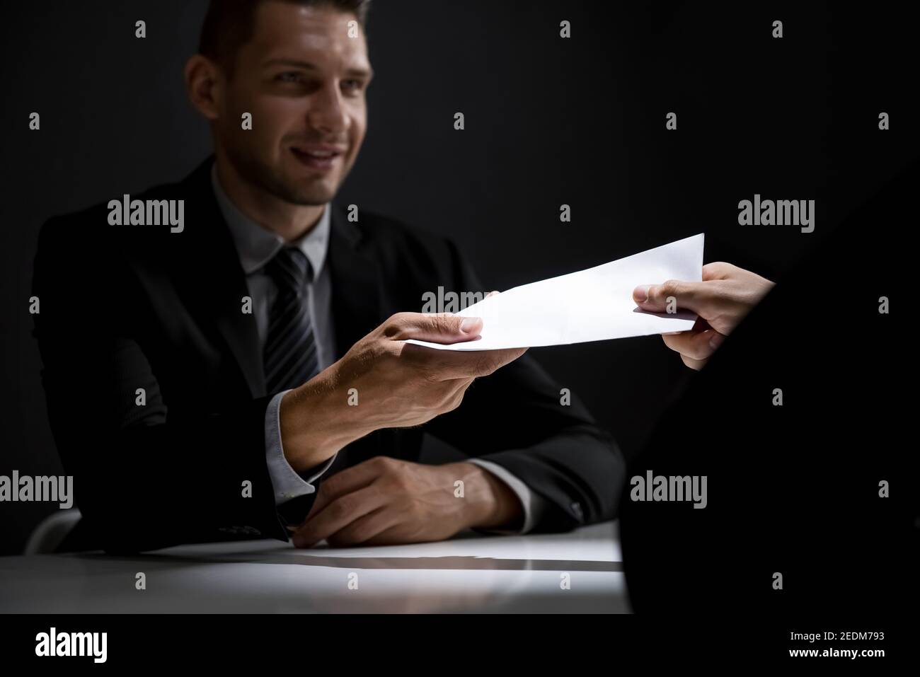 Scam hi-res stock photography and images - Alamy