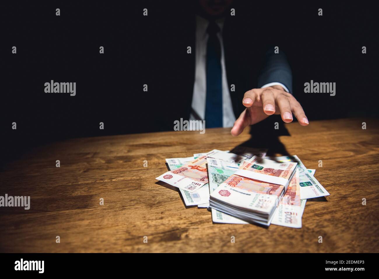 Grab table hi-res stock photography and images - Alamy