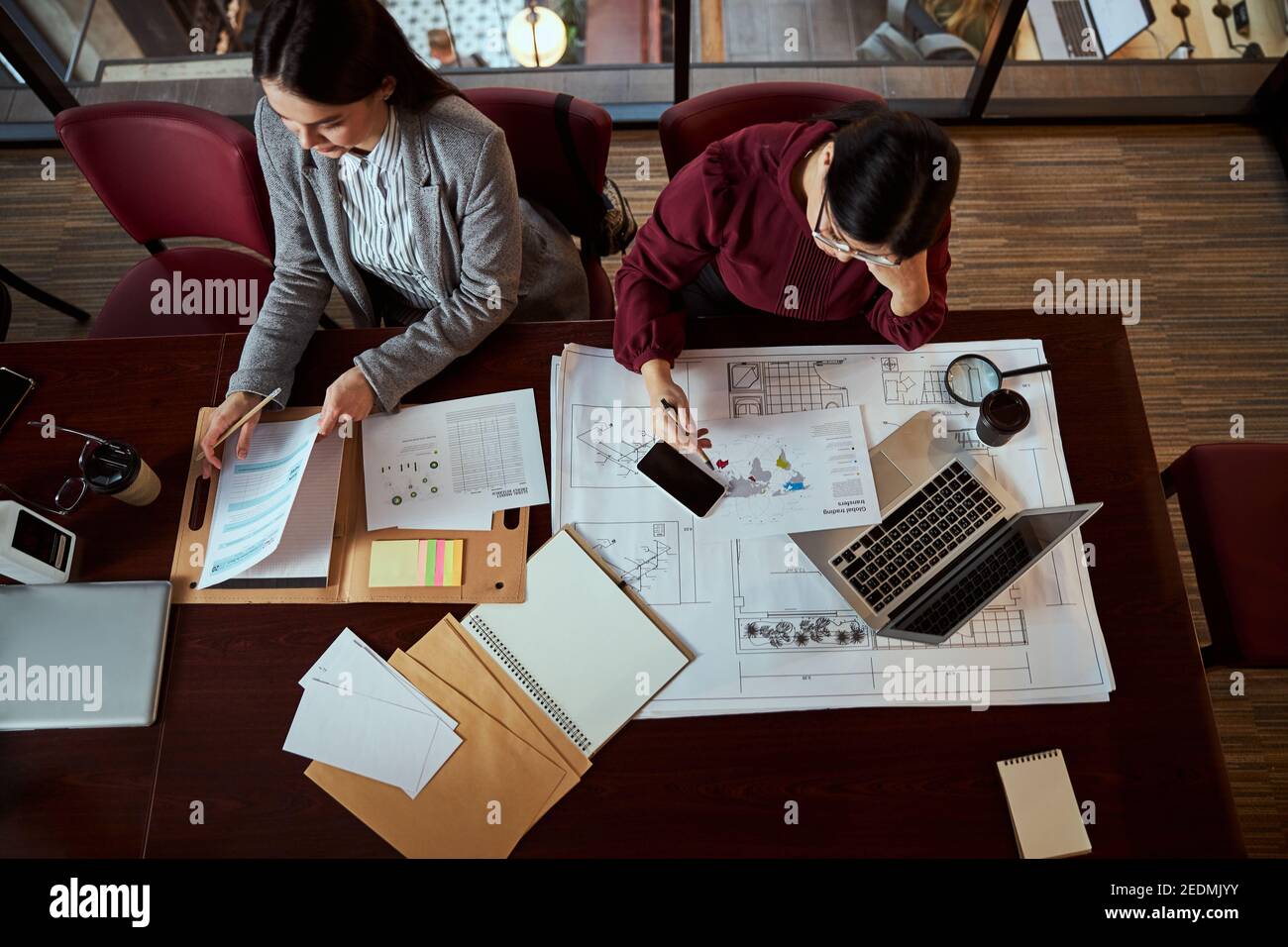 Business working together top view hi-res stock photography and images ...