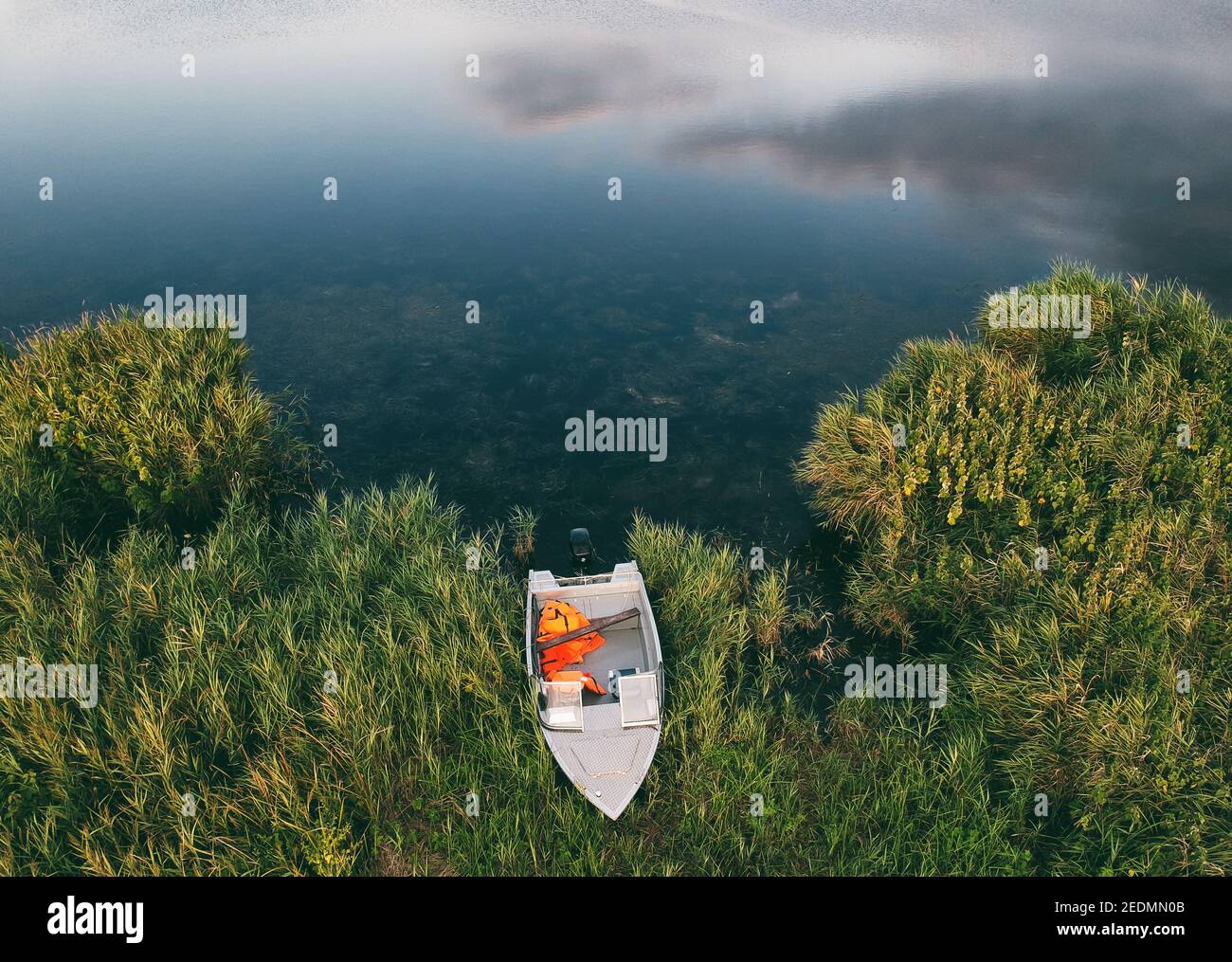 Rowing boat ocean aerial hi-res stock photography and images - Alamy