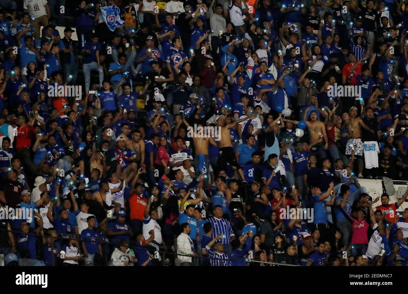 Cruz azul fans hi-res stock photography and images - Alamy
