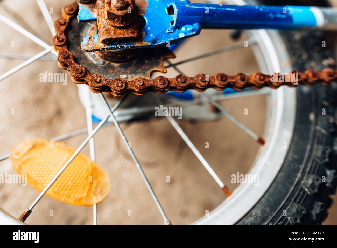 Repairing an old bike with a rusty chain - replacing the rear wheel and ...