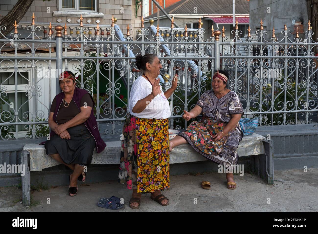 60 to 80 years old hi-res stock photography and images - Alamy