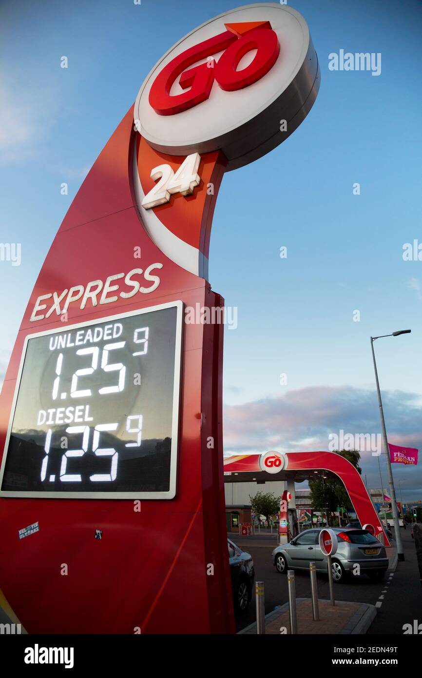Go petrol station hi-res stock photography and images - Alamy