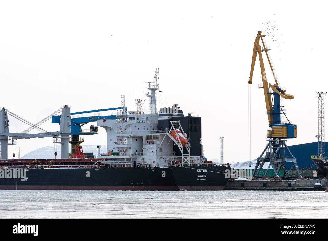 Bulk carrier ice hi-res stock photography and images - Alamy