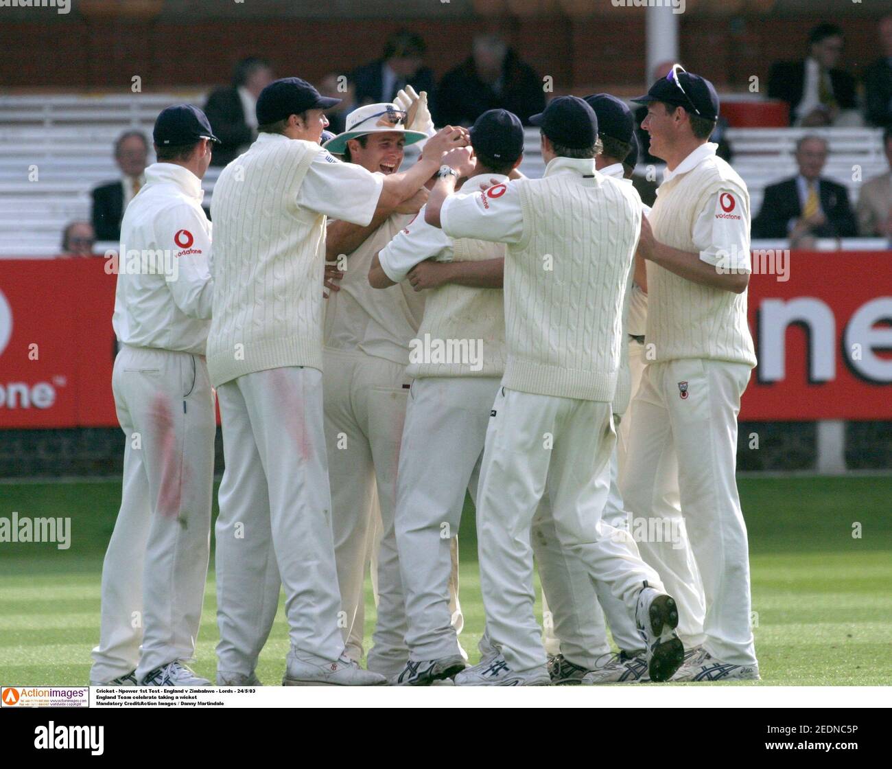 Zimbabwe cricket team celebrate hi-res stock photography and images - Alamy