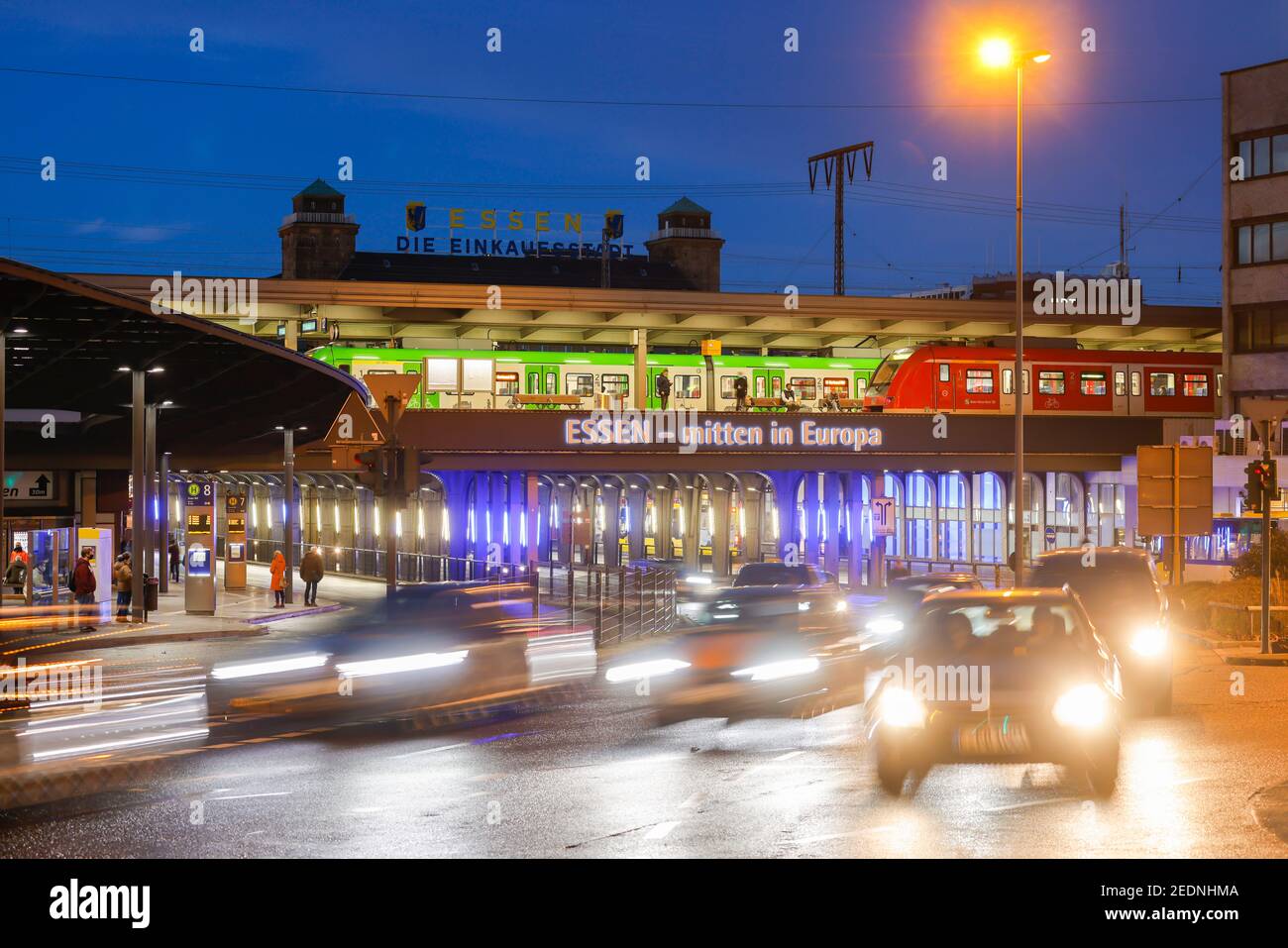 Middle distance trains hi-res stock photography and images - Alamy
