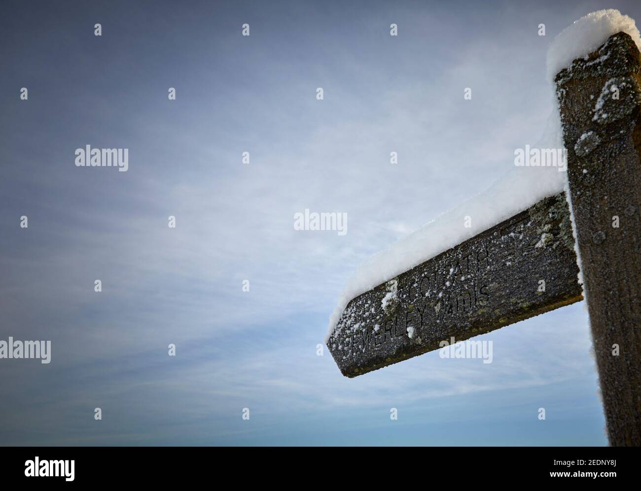 Ice covered footpath hi-res stock photography and images - Alamy