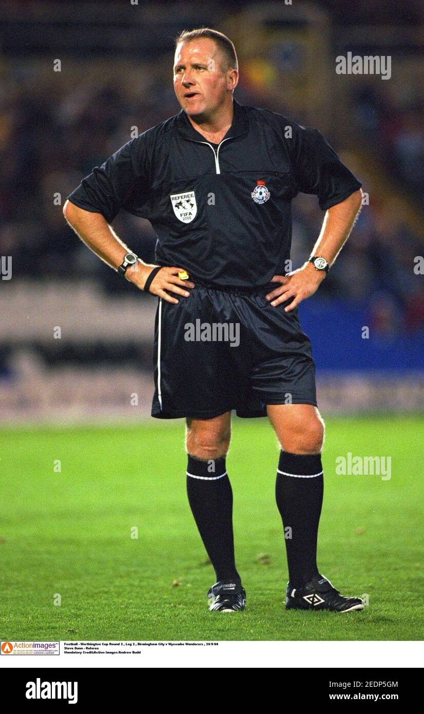 Sport football action referee stock steve dunn hi-res stock photography ...