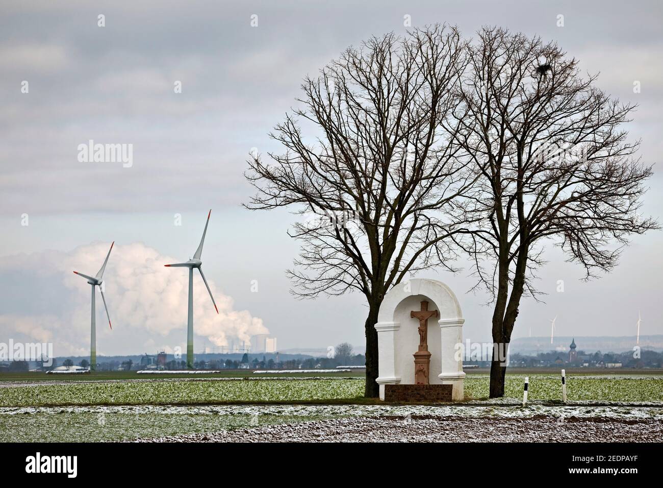 Herriger Baeumchen, wayside shrine with two lime trees and power plants ...