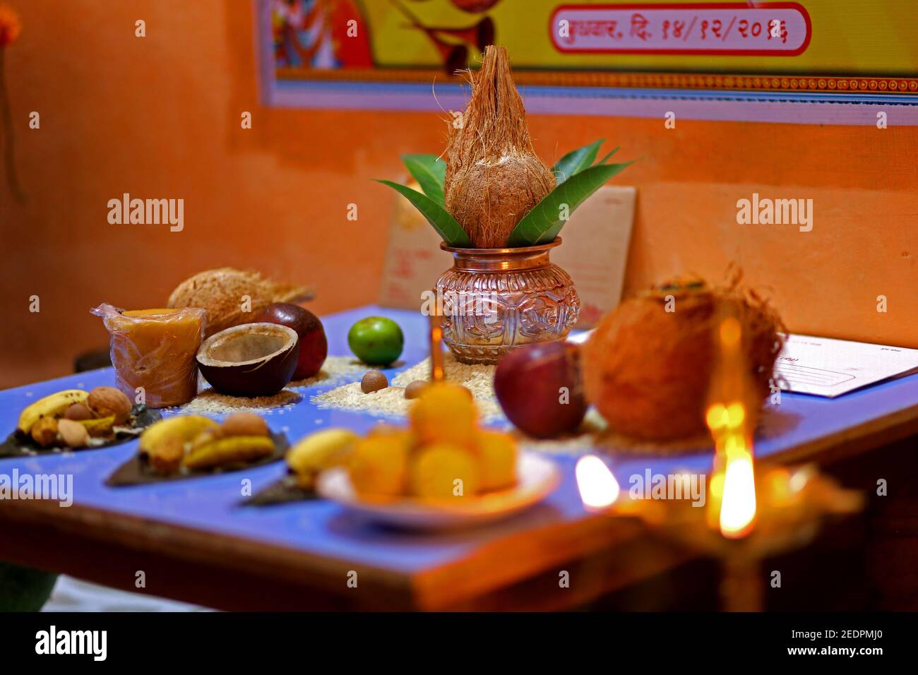 Ceremony of praising god in Hindu religion Stock Photo - Alamy