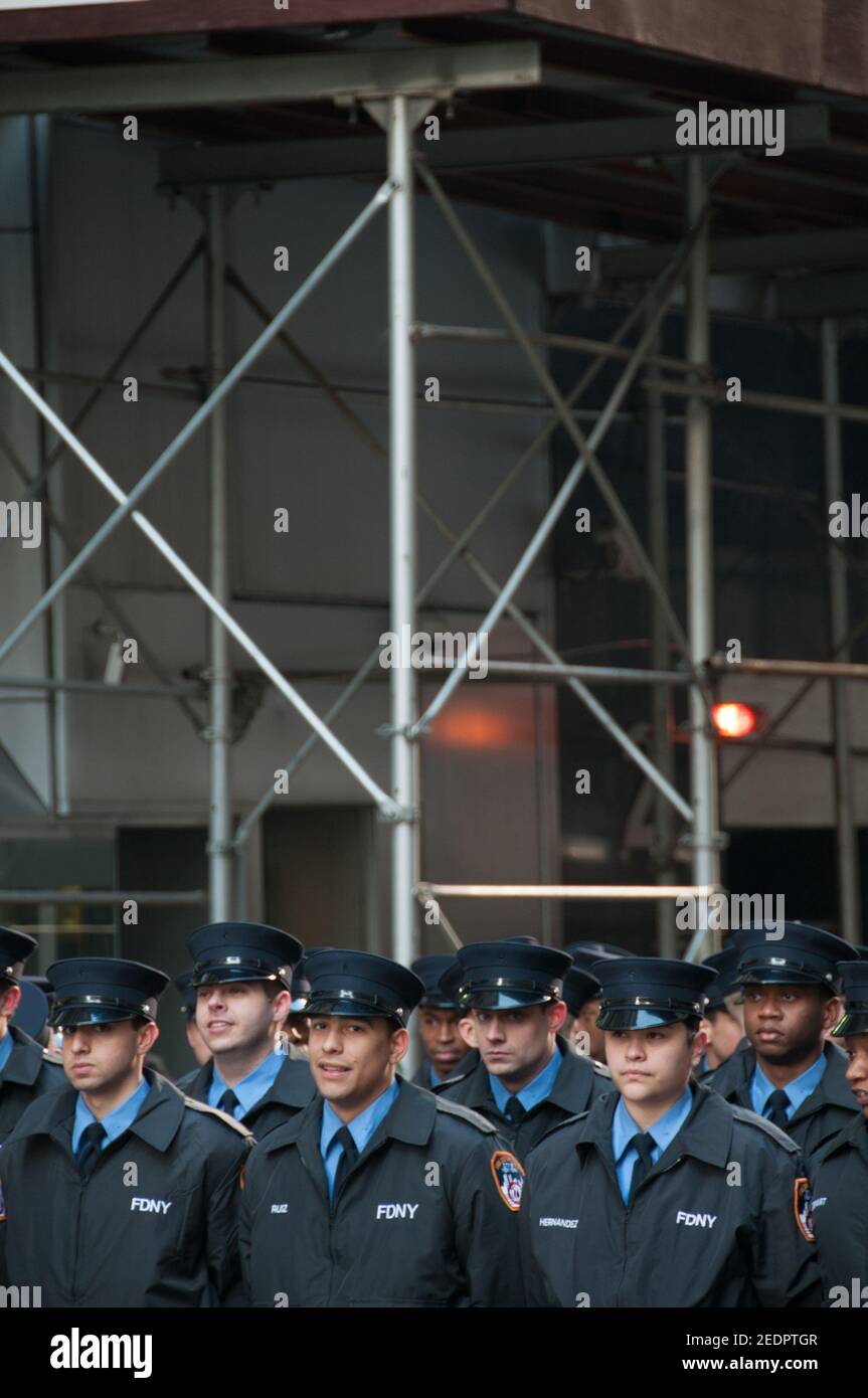 police parade New York Stock Photo - Alamy