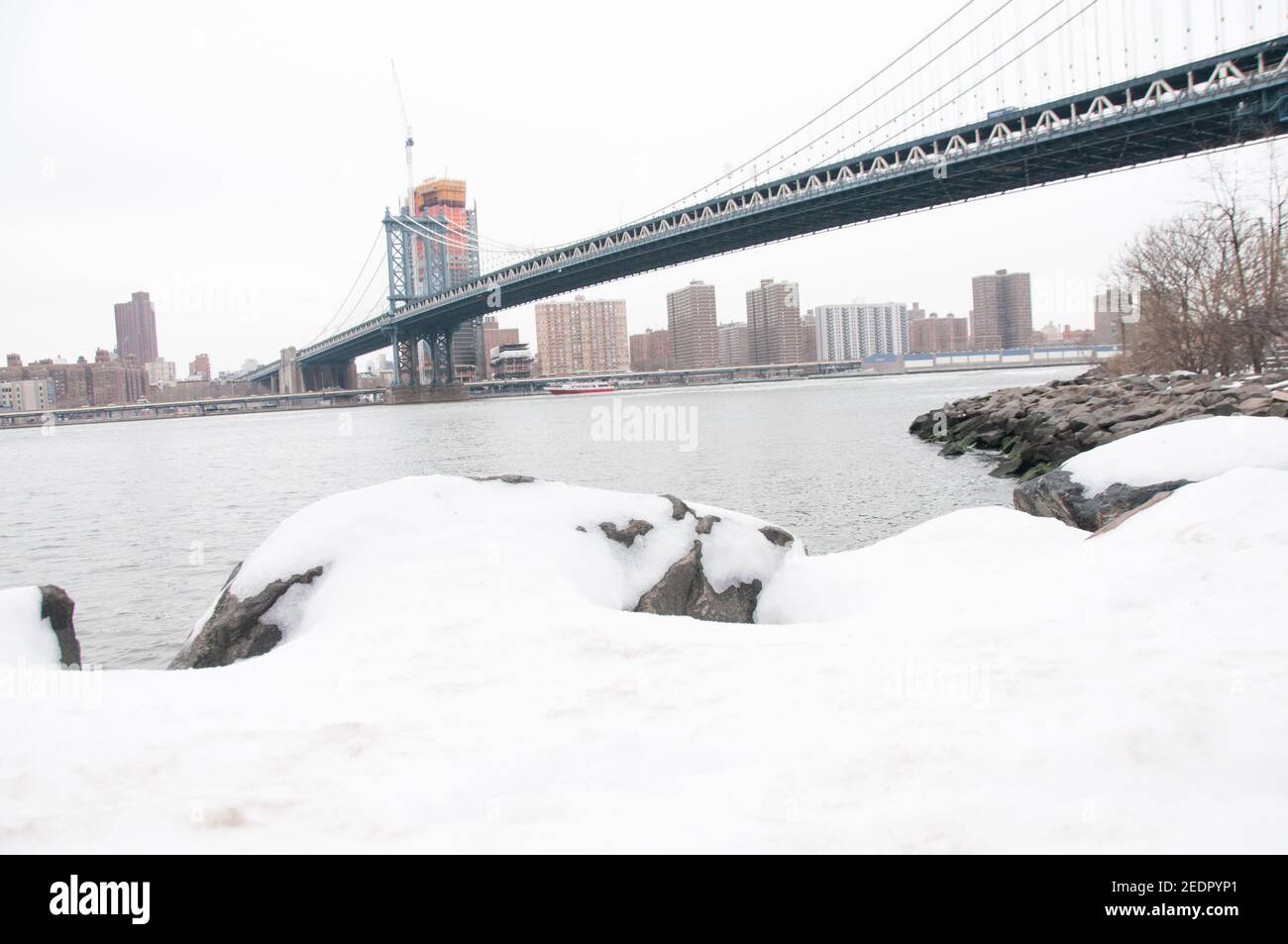 New york bridge with snow hi-res stock photography and images - Alamy