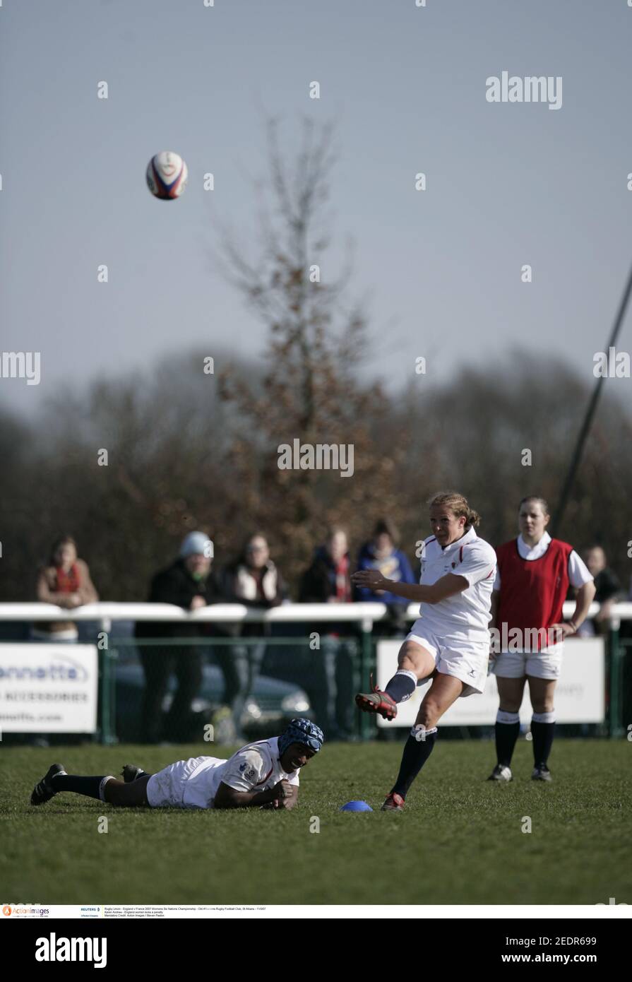 Rugby penalty women hi-res stock photography and images - Alamy